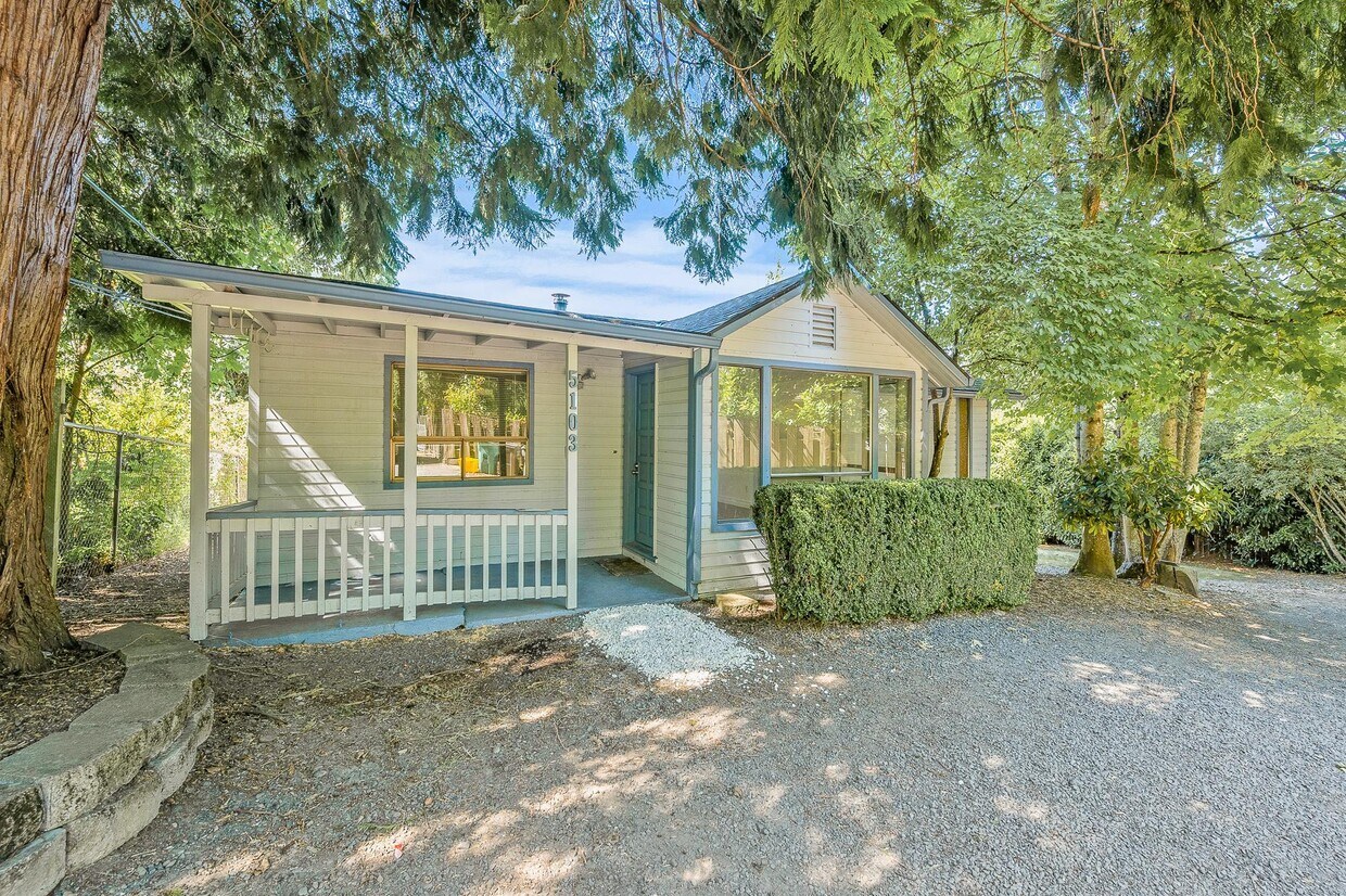 5103 SW Nevada Ct, Portland, OR 97219 - House Rental in Portland, OR | Apartments.com