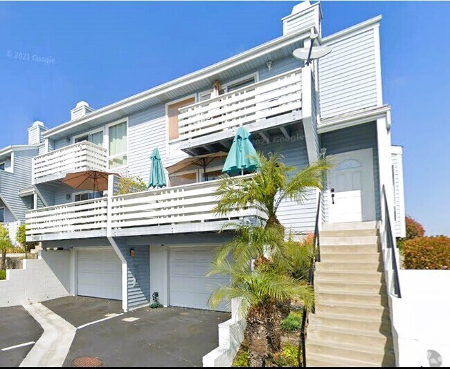 Sea Ridge Condominiums Apartments for Rent with a Walk-In Closet - Dana ...