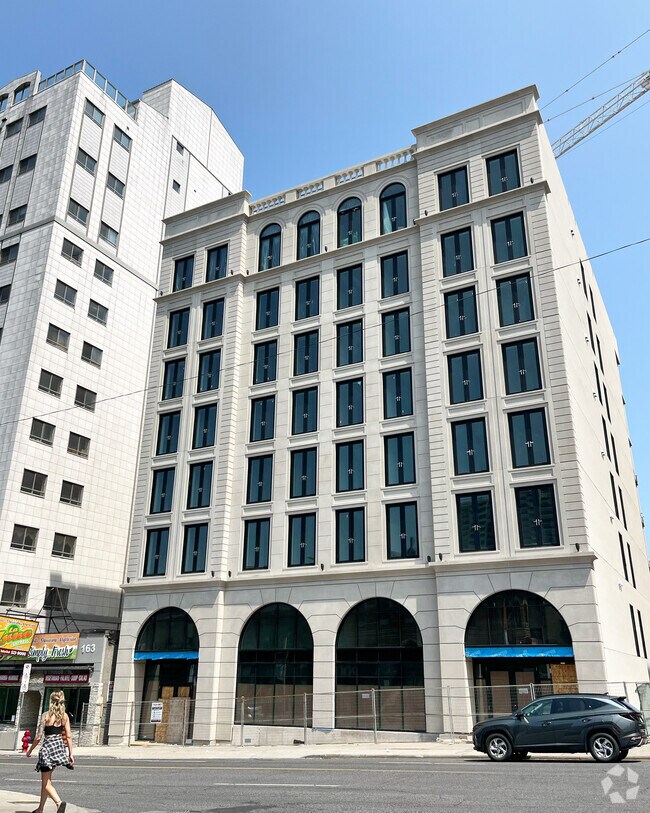 Hamilton Central A Apartments for Rent - Hamilton, ON - 1 Rentals ...