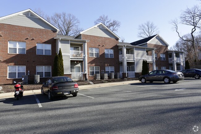 The Oaks Apartments Apartments - Triangle, VA | Apartments.com