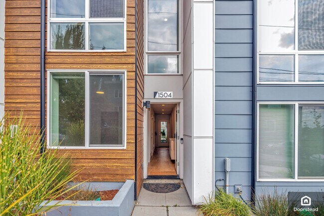 1504 S Walker St, Seattle, WA 98144 - Townhome Rentals in Seattle WA ...