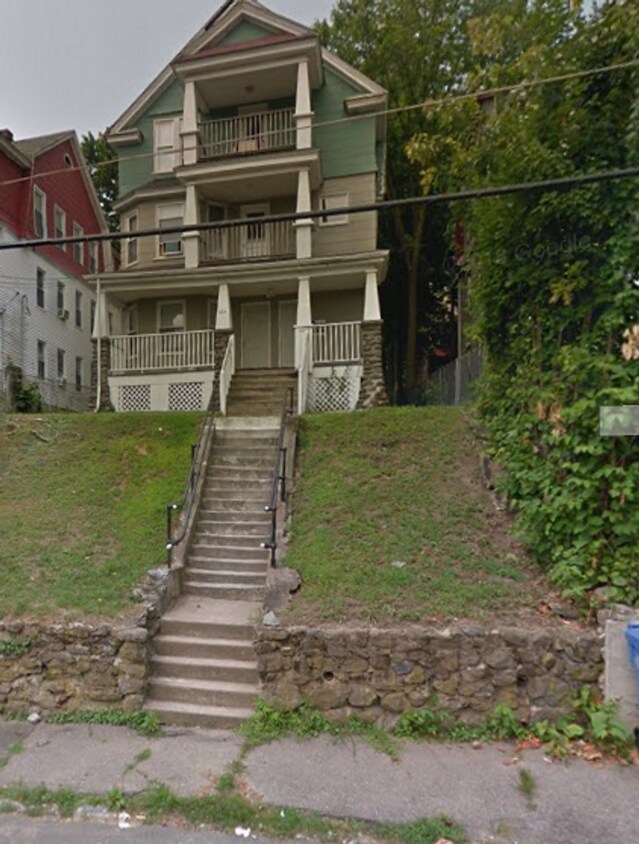 502 Wilson St Unit Apartment 1, Waterbury, CT 06708 - Room for Rent in ...