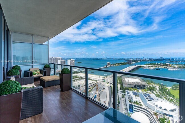 Best Luxury The Towers of Quayside Apartments for Rent - Miami, FL - 2 Rentals | Apartments.com