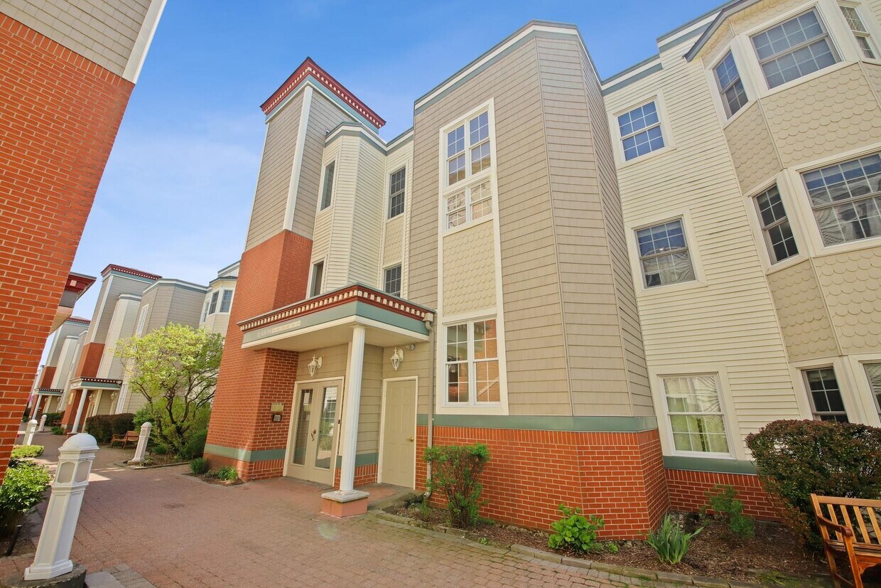 228 The Promenade, Edgewater, NJ 07020 - Condo for Rent in Edgewater ...