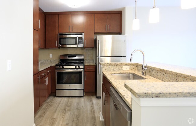 101 Park Place at Harbor Point Apartments - 101 Washington Blvd ...