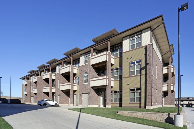 Brookside Apartments at Fallbrook Apartments - Lincoln, NE | Apartments.com