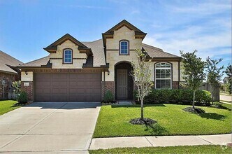 Pine Mill Ranch Apartments for Rent with a Swimming Pool - Katy, TX ...