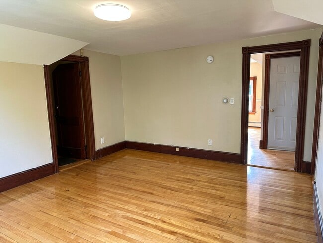 187-189 Rochester St Unit 187 #2, Westbrook, ME 04092 - Room for Rent ...