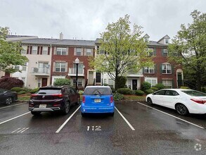 Droyer's Point Apartments for Rent with a Swimming Pool - Jersey City ...