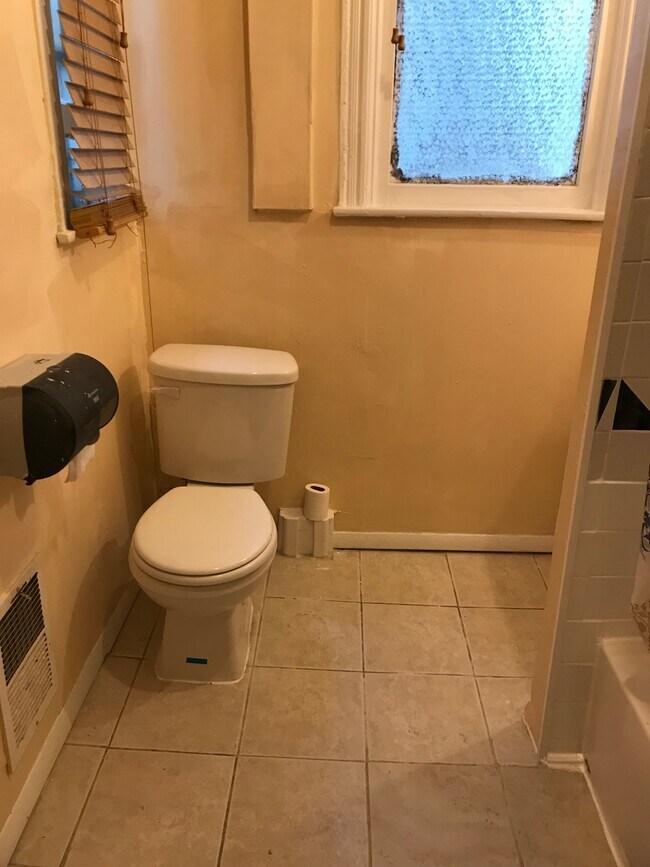 283 Spring St, Trenton, NJ 08618 - Apartments in Trenton, NJ ...