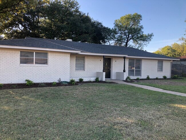 5908 Stonewall St, Greenville, TX 75402 - House Rental in Greenville ...