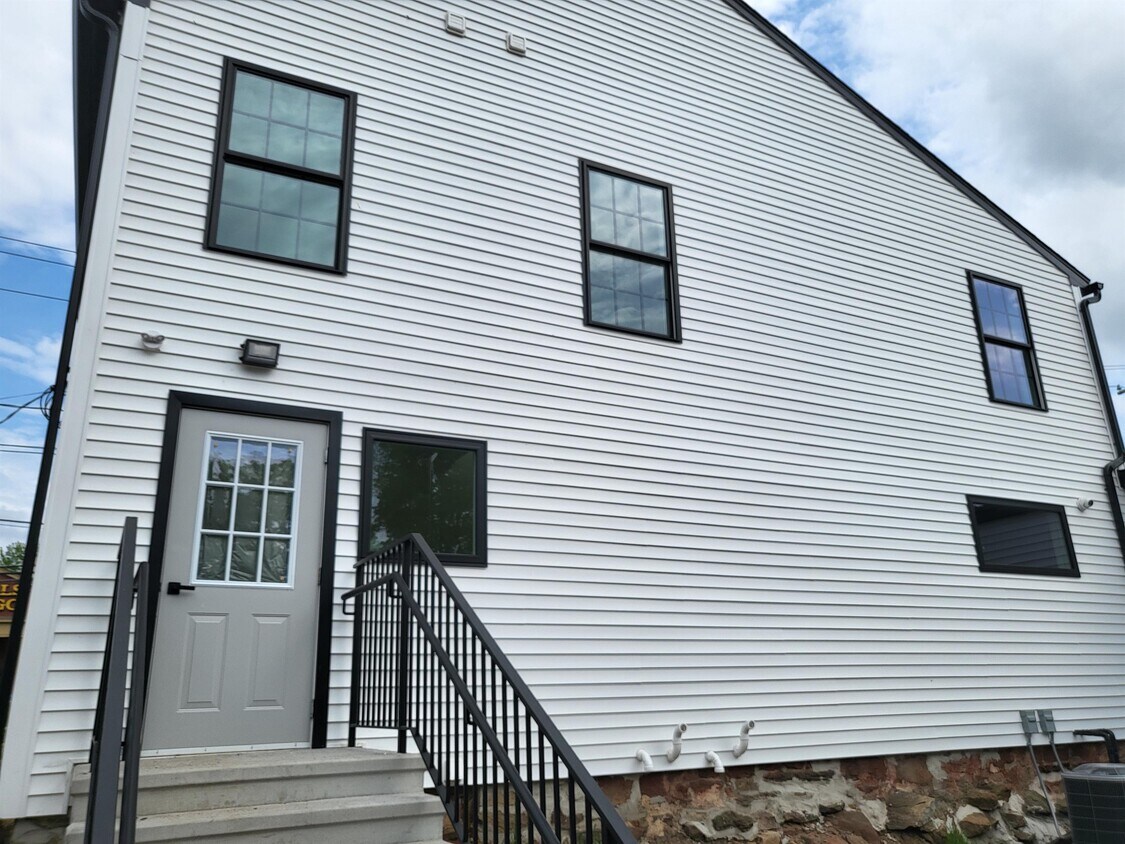 778 S Main St Unit 2R, Southington, CT 06479 - Room for Rent in Southington, CT | Apartments.com