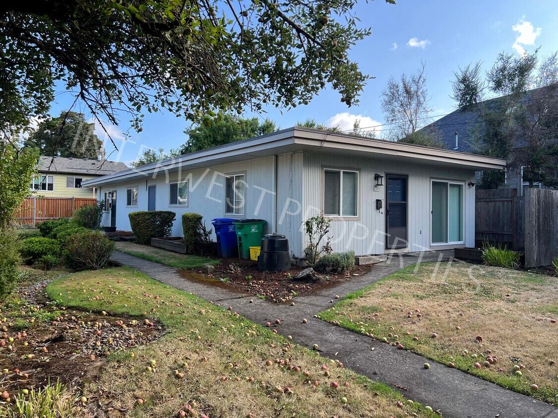 4205-4207-4207 SE Madison St, Portland, OR 97215 - Townhome Rentals in ...