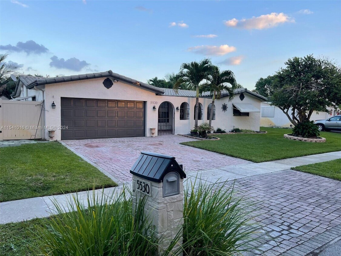 5530 SW 90th Terrace, Cooper City, FL 33328 - House Rental in Cooper ...