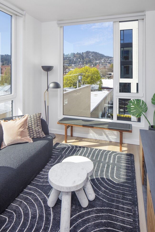 Apartments for Rent with High Ceilings Near Rollingwood | Apartments.com