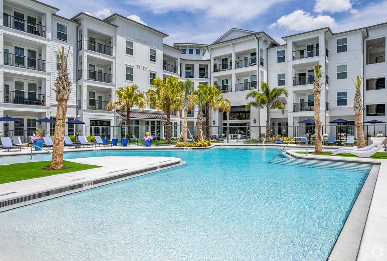 Rowan Pointe - 7950 Park Blvd Pinellas Park, FL 33781 | Apartments.com