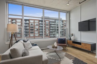 Roosevelt Collection Lofts Rentals - Chicago, IL | Apartments.com