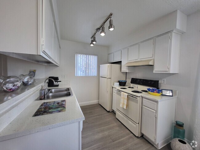 Whitney Ranch Apartments for Rent with Utilities Included - Henderson ...