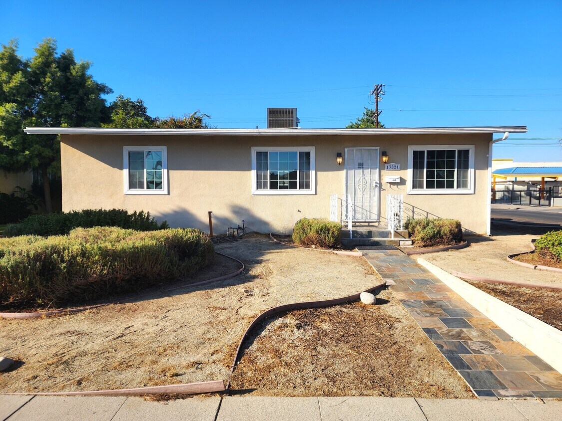 13821 Burton St, Panorama City, CA 91402 - House Rental in Panorama ...