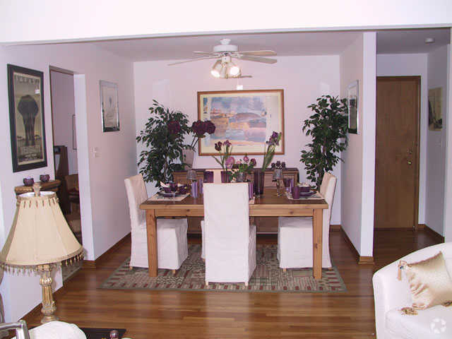 Park Ridge Commons Apartments - Des Plaines, IL | Apartments.com