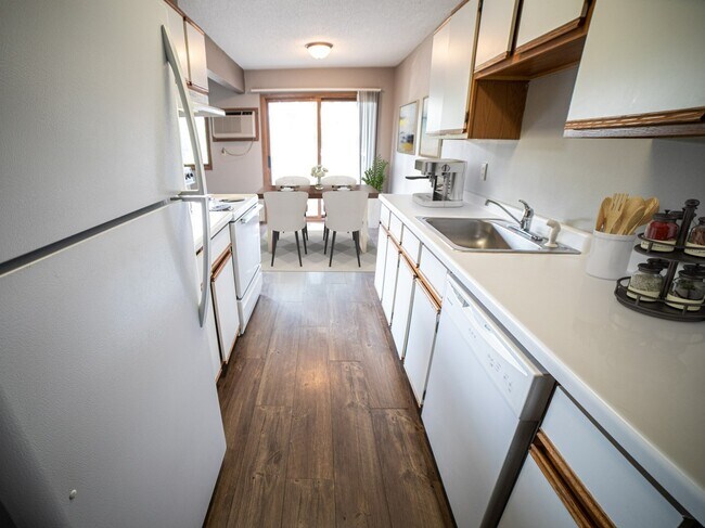 Woodridge Apartments - Apartments in Northfield, MN | Apartments.com