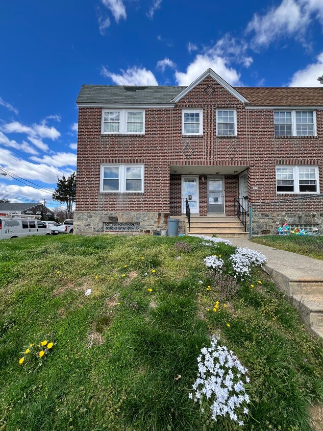 8300 Alma St, Philadelphia, PA 19152 - Townhome Rentals in Philadelphia ...