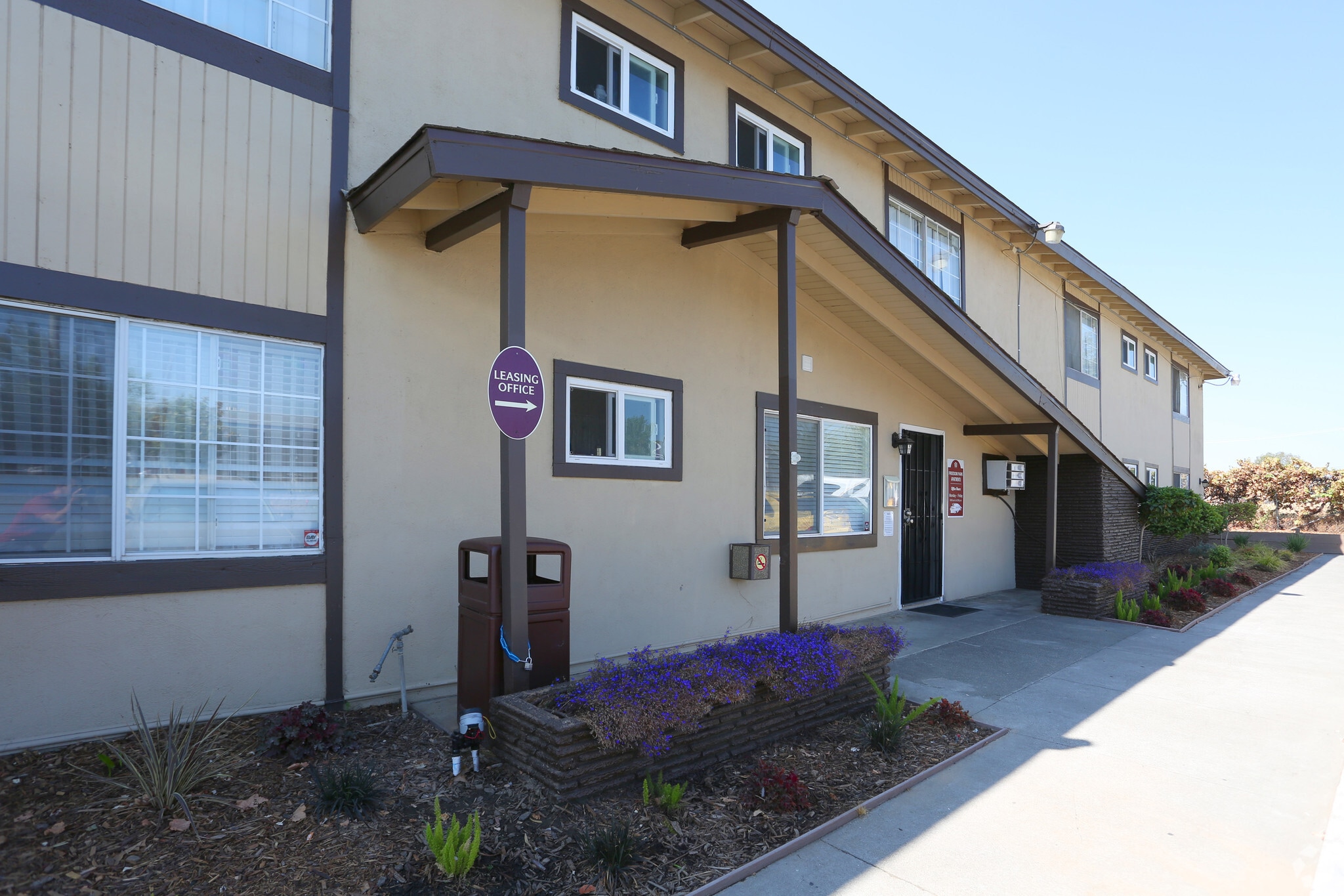 McClellan Court Apartments - 3430-3448 Freedom Park Dr North Highlands ...