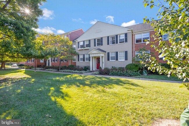 6509 10th St Unit B2, Alexandria, VA 22307 - Room for Rent in ...