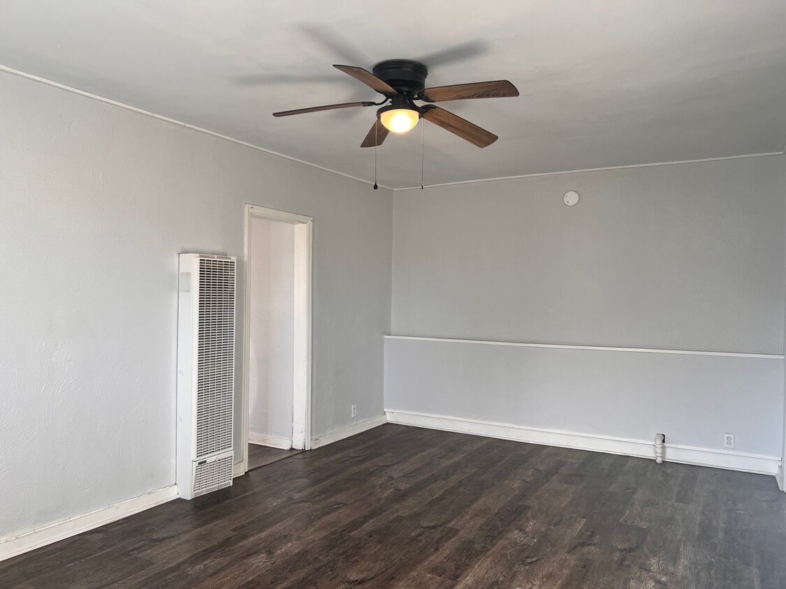 424 W Daugherty St Unit 424 W. Daugherty, Webb City, MO 64870 - Room ...