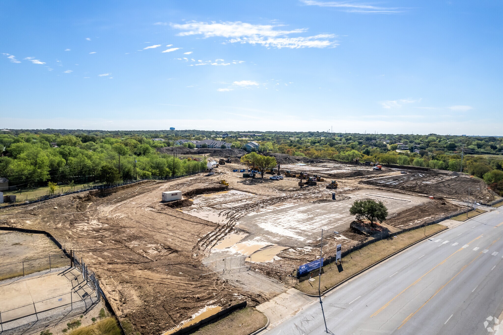Palladium East Berry Street - 2350 East Berry St Fort Worth, TX 76119 ...