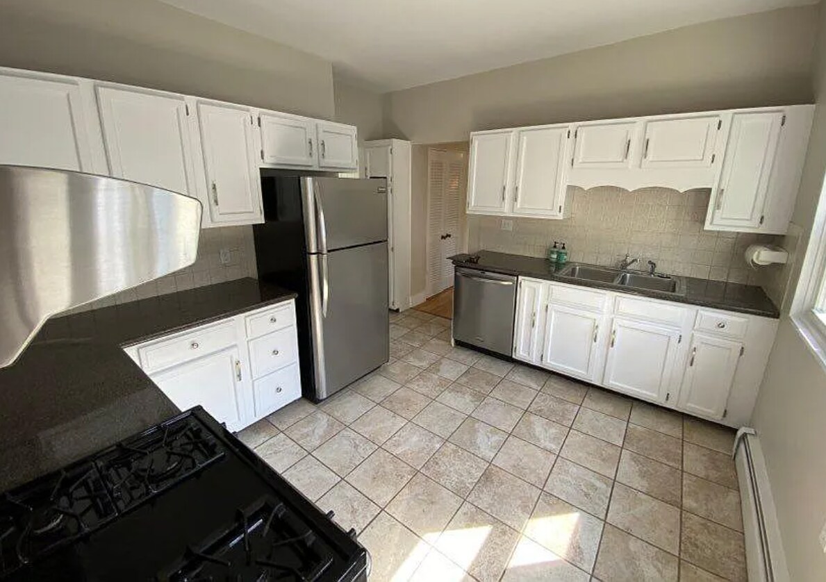 27 Emery St Unit 2, Medford, MA 02155 - 27 Emery St Medford, MA 02155 ...