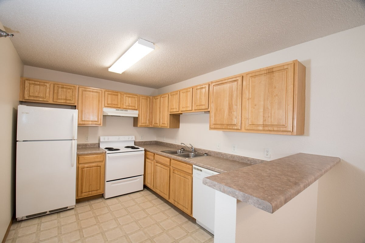 Pheasant Run Apartments - 825 34th Ave E Alexandria, MN 56308 ...