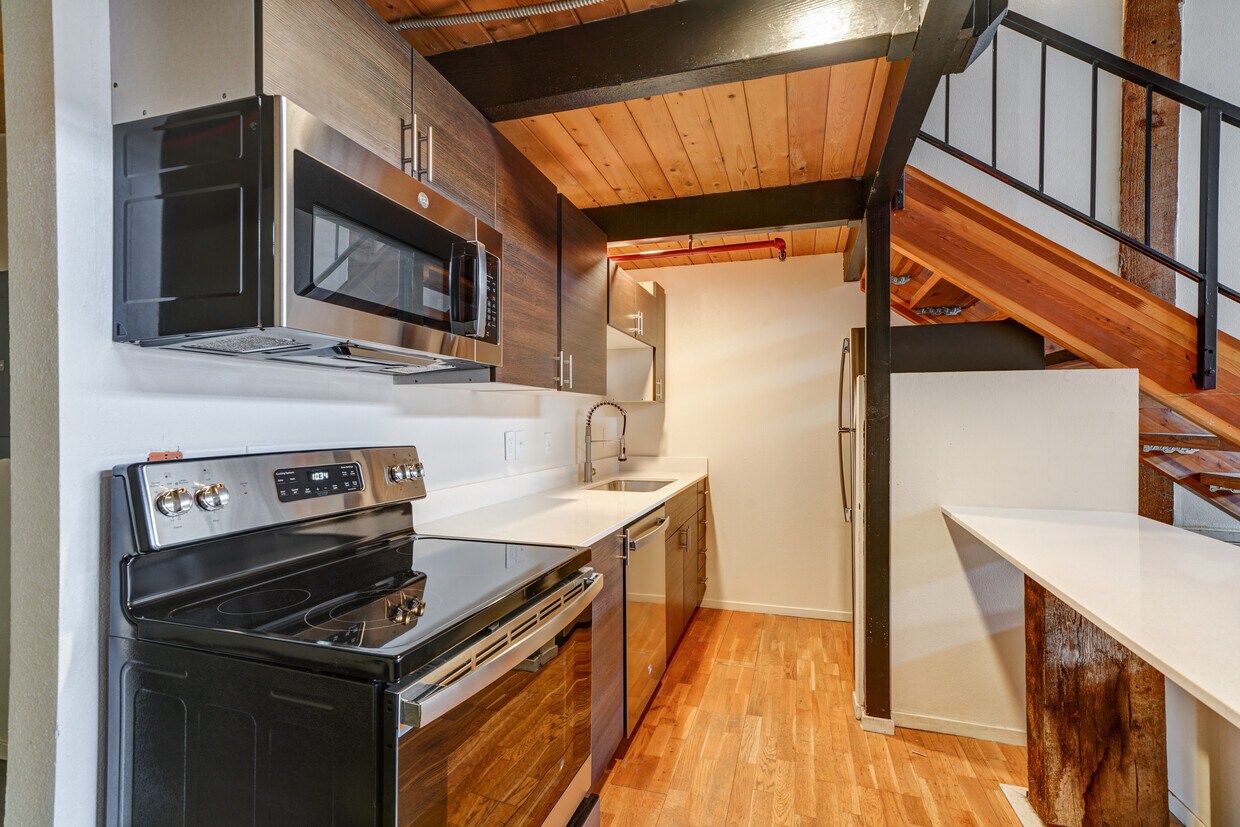 Everett Station Lofts - Apartments in Portland, OR | Apartments.com