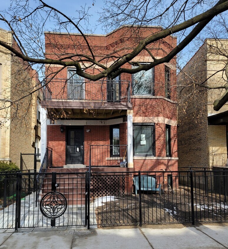 2208 W Eastwood Ave Unit 2, Chicago, IL 60625 - Condo for Rent in ...