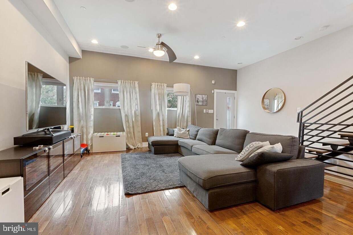 2419 E Hagert St, Philadelphia, PA 19125 - Townhome Rentals in ...