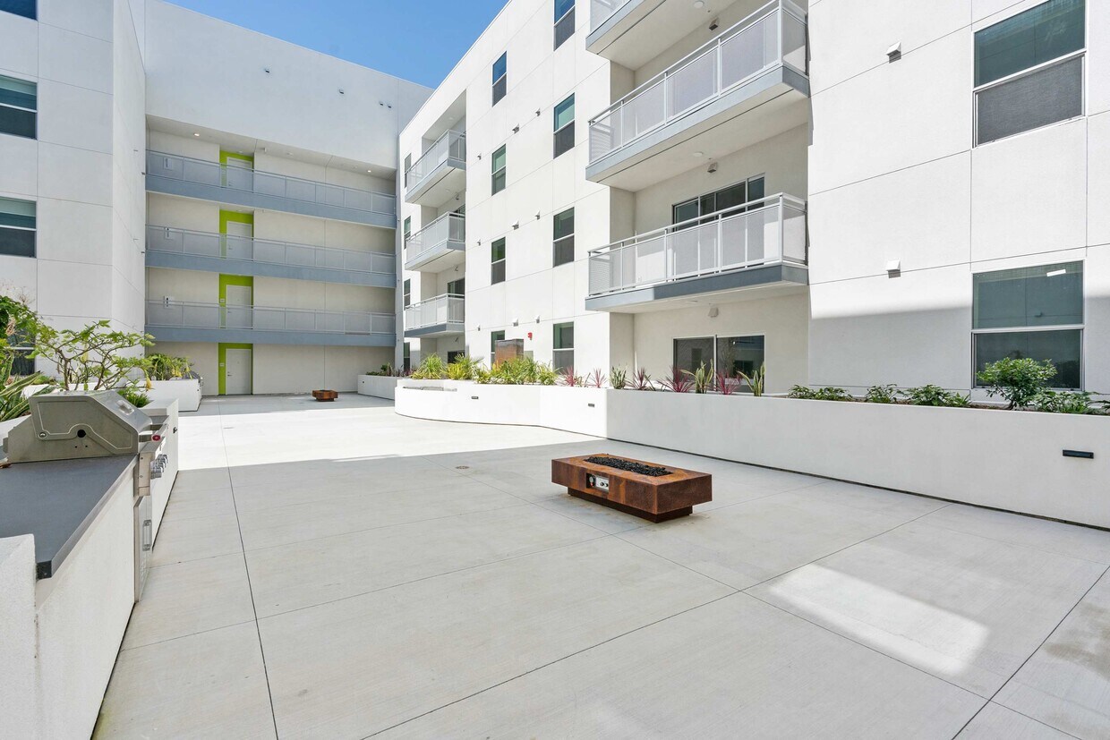 First Street Village, LLC - Apartments in Burbank, CA | Westside Rentals