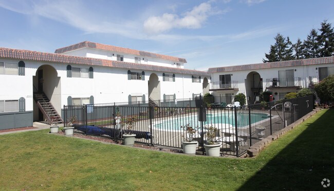 Valencia Apartments Apartments - University Place, WA | Apartments.com