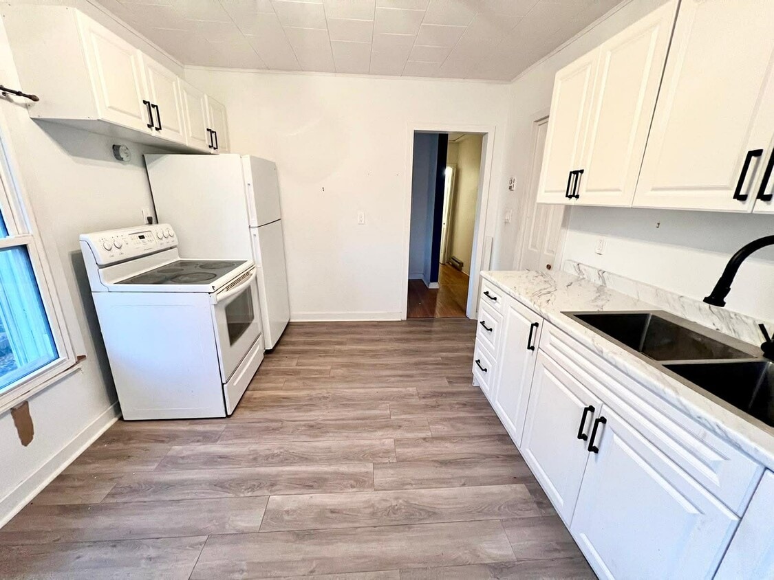 24 Murray St Unit 1, Chatham, ON N7M 3K6 - Apartment for Rent in ...