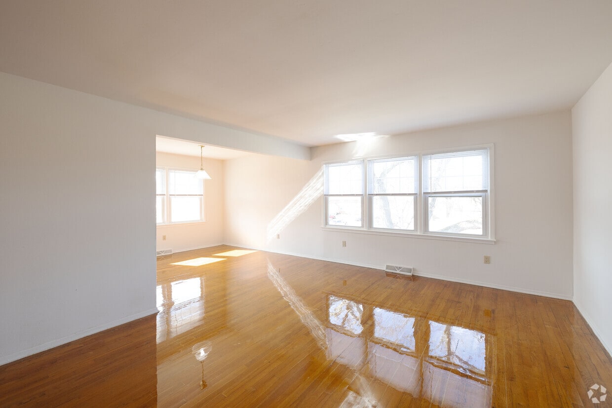Latham Village Aptartments - 39 Latham Village Ln Latham, NY 12110 ...