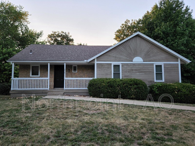 2014 NE Concord St, Lee's Summit, MO 64086 - House Rental in Lee's ...