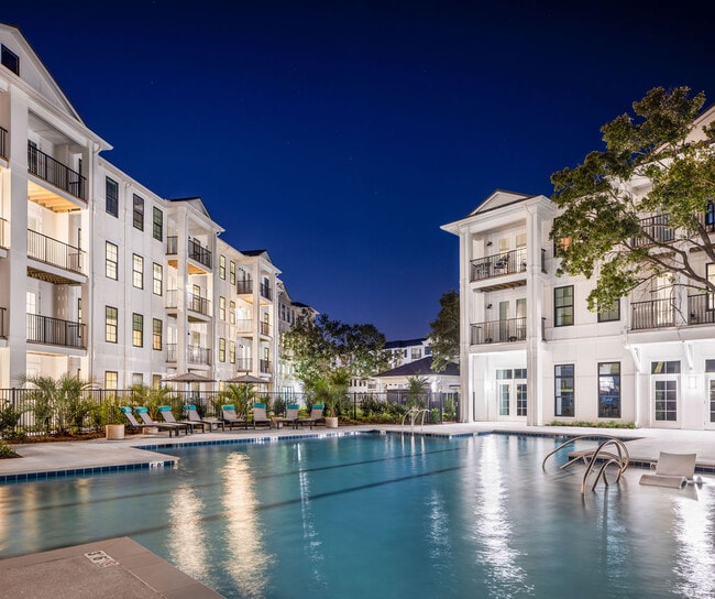 Apartments for Rent with a Swimming Pool Near Ocean Dunes Condominiums ...