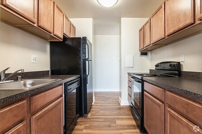 Landmark/Van Dorn Apartments for Rent with a Yard - Alexandria, VA ...