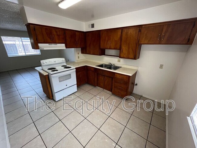 514 S Bridge St Unit B, Visalia, CA 93277 - Condo for Rent in Visalia ...