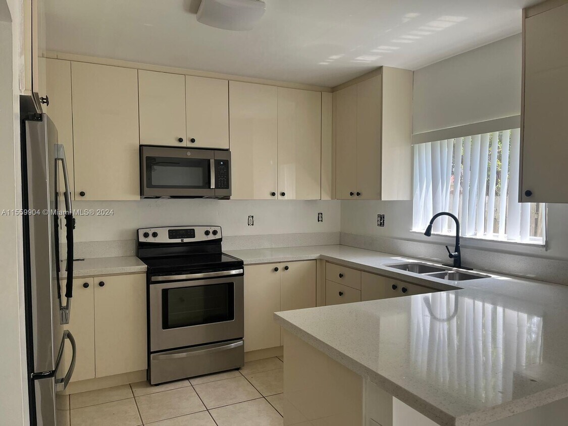 16250 SW 57th Ln, Miami, FL 33193 - Townhome Rentals in Miami FL ...