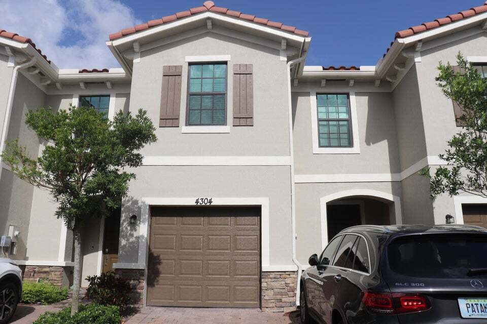 4304 Bradbury Ct, Riviera Beach, FL 33410 - Townhome Rentals in Riviera ...