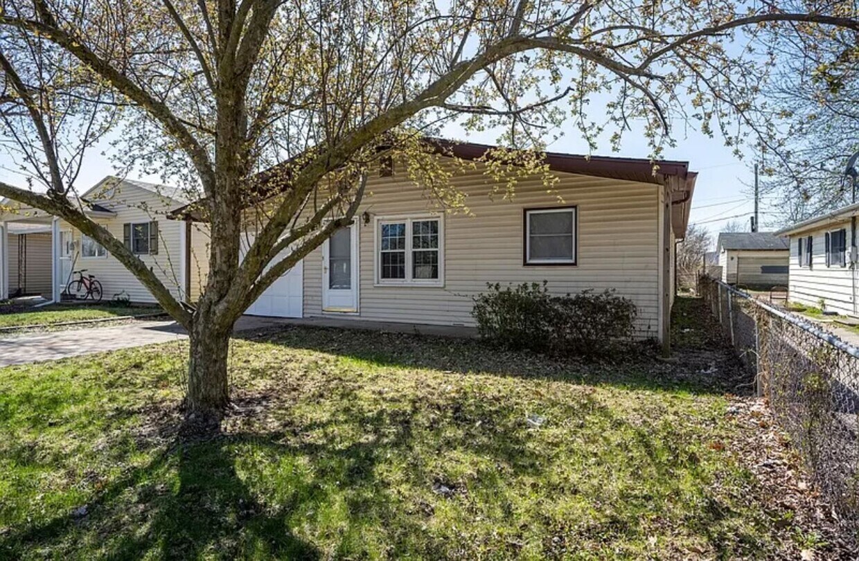 3229 Mars Ave, Springfield, IL 62707 - House Rental in Springfield, IL ...