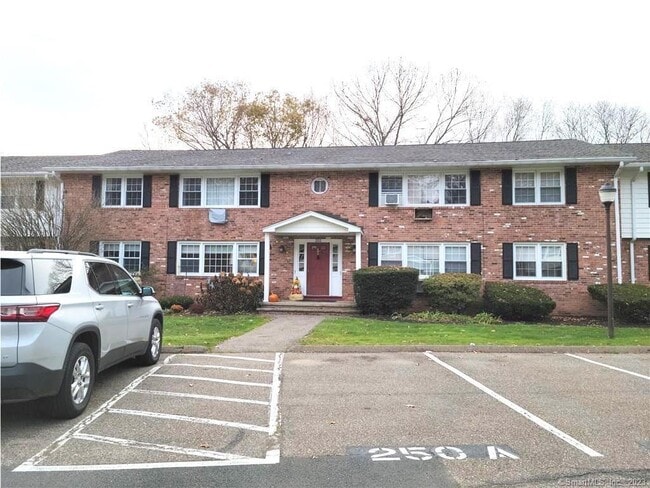 252 Robin Ct Unit D, Cheshire, CT 06410 - Condo for Rent in Cheshire ...