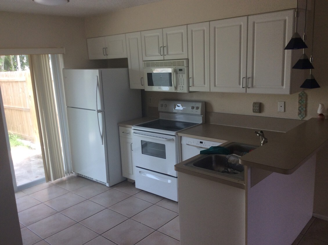 17284 San Carlos Blvd Unit #2, Fort Myers, FL 33931 - 17284 San Carlos ...