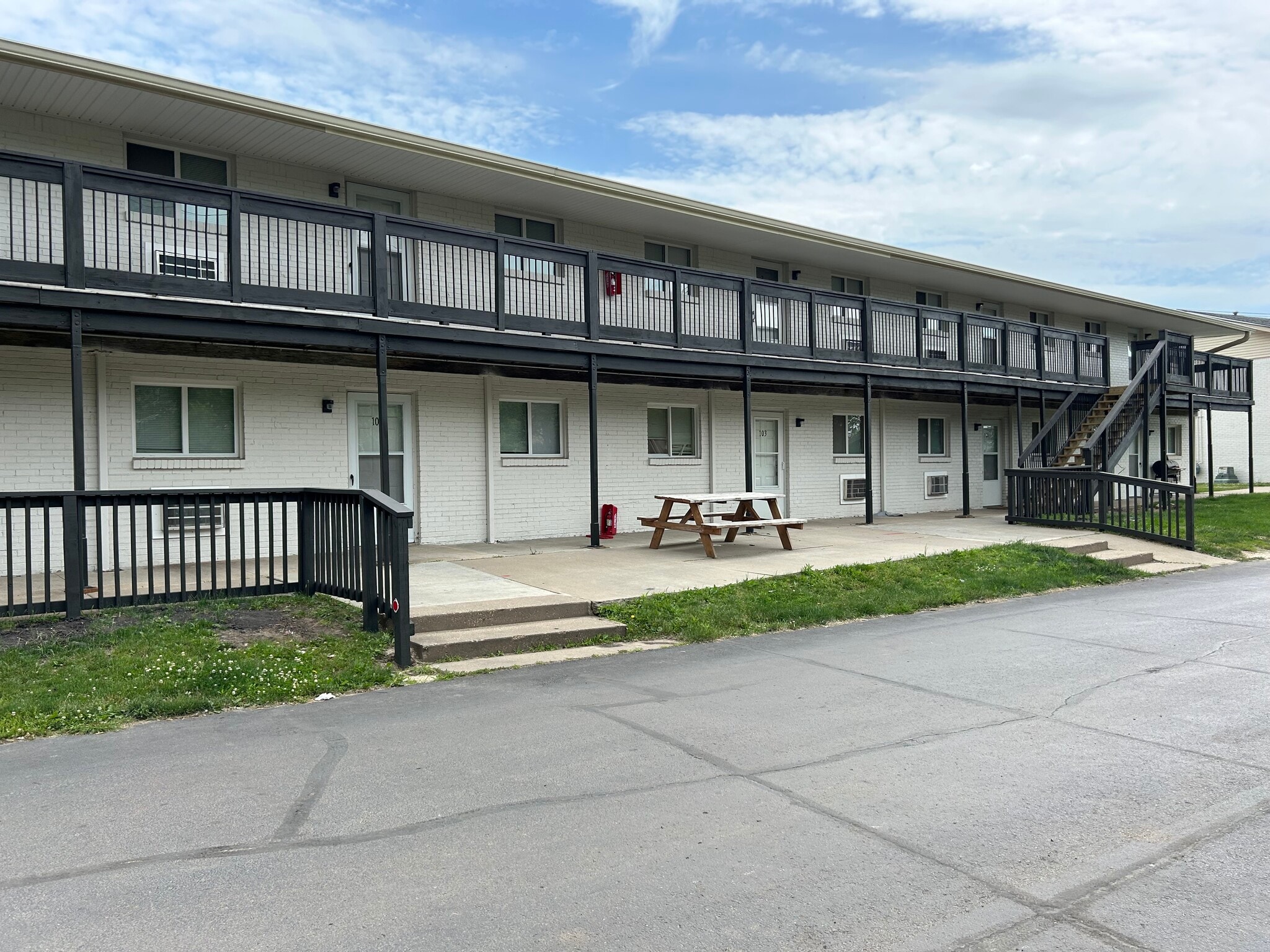 Nottingham West Apartments - 2715 S 18th St Clinton, IA 52732 ...