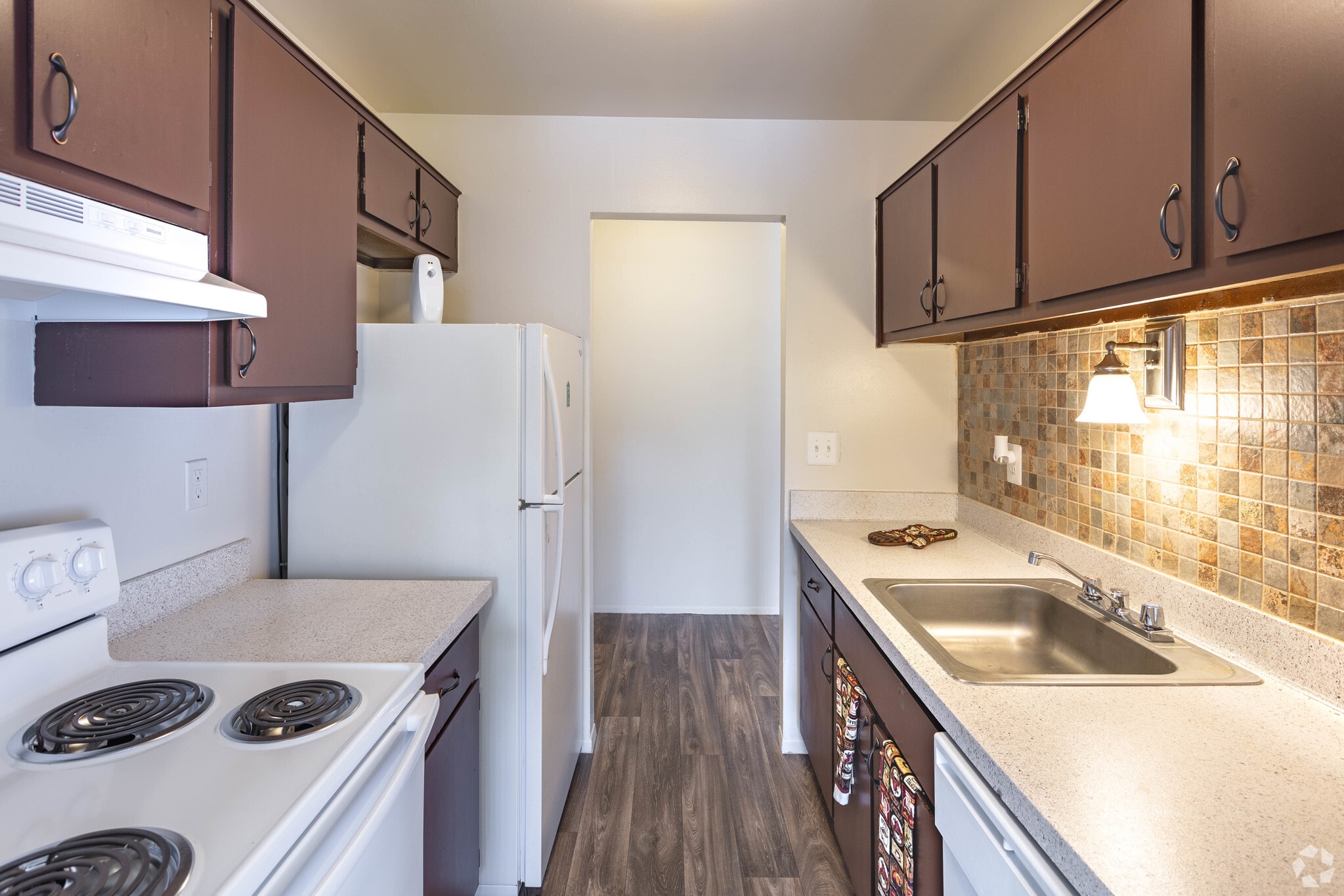 Cherokee Hills Apartments - 2750 Cherokee Dr Waterford, MI 48328 ...